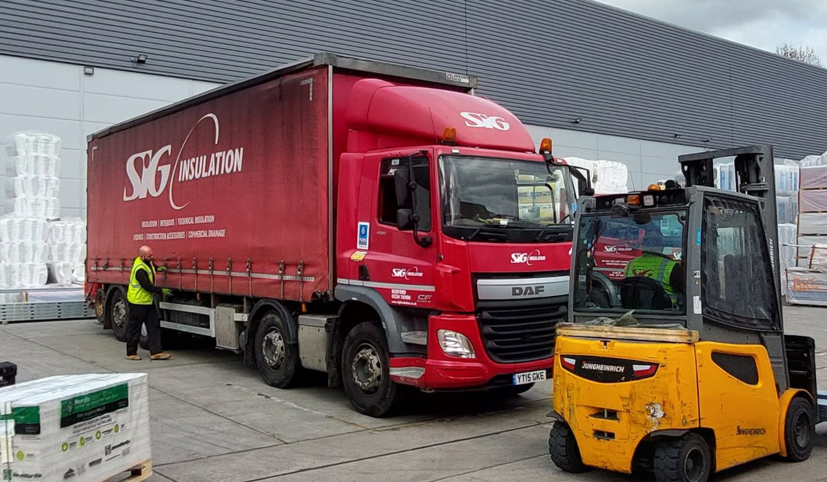 Decarbonising Fleet Operations: Strategies, Benefits, and Challenges